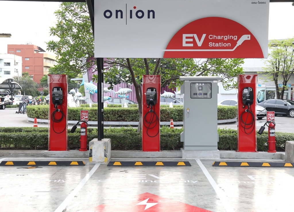 ARUN PLUS (อรุณพลัส) ผู้นำด้านระบบนิเวศน์ยานยนต์ไฟฟ้าครบวงจร